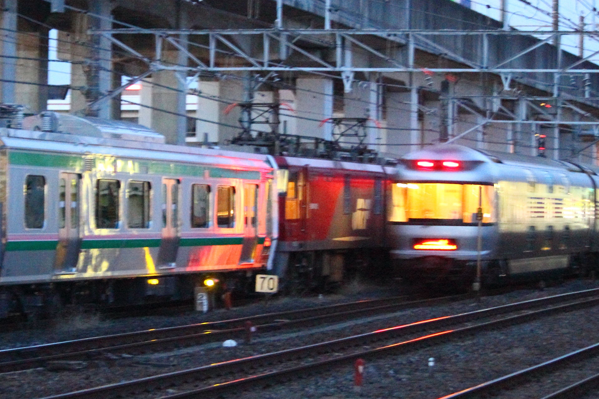 2017/2/25 EV-E301系(V4)公式試運転、E721系(P4-18)甲種輸送 - 瞬を撮り上げる