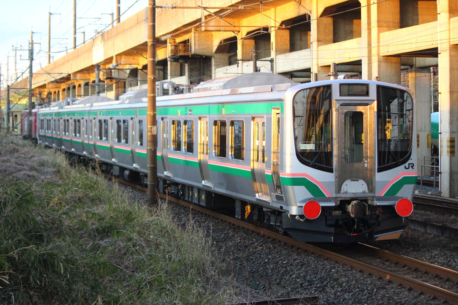 2017/3/16 E721系(P4-19)甲種輸送 - 瞬を撮り上げる