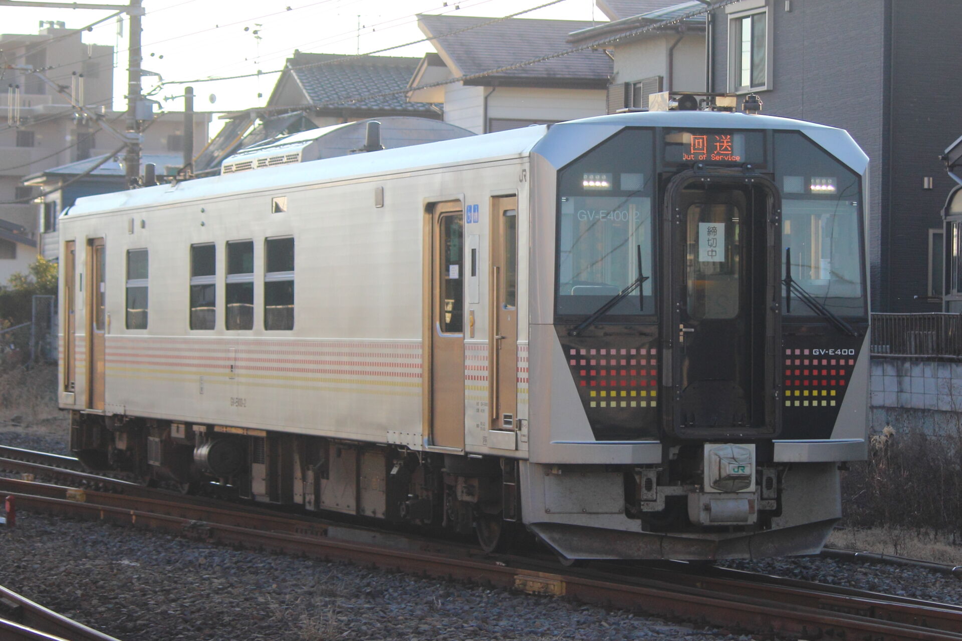 2023/1/7 GV-E400系KY入出場 - 瞬を撮り上げる