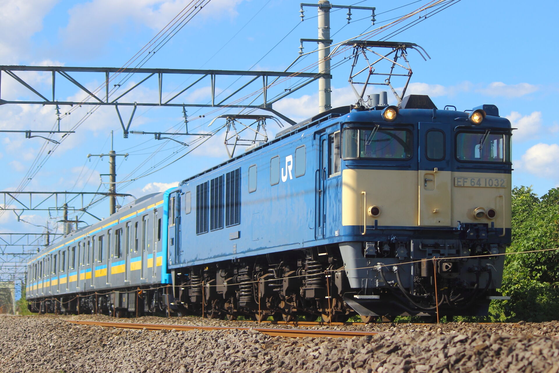 2023/10/16 E131系1000番台(T2)新津配給 - 瞬を撮り上げる