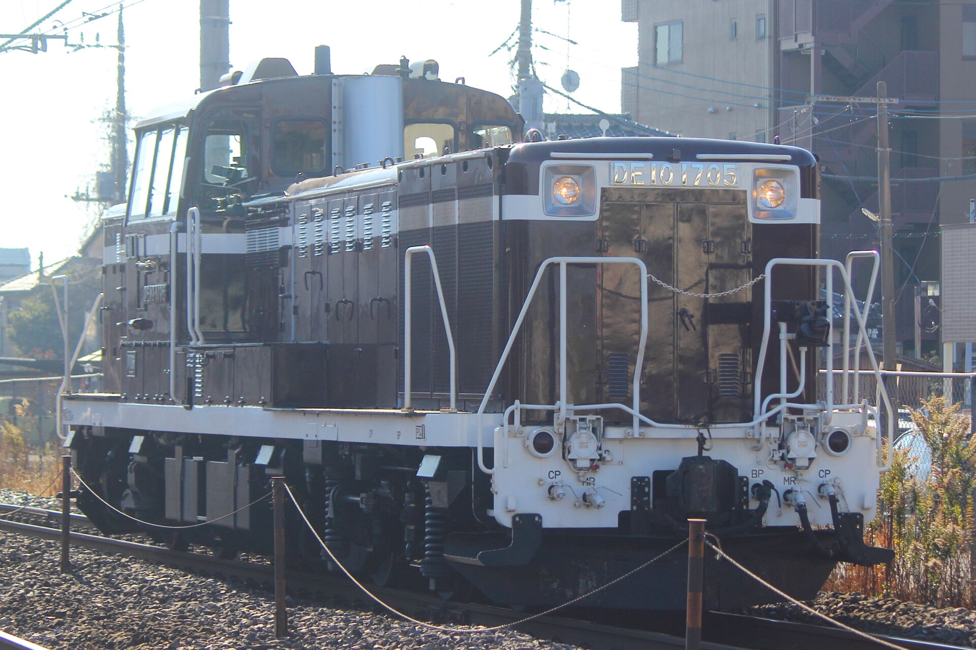 2023/12/7 DE10 1705返却回送 - 瞬を撮り上げる