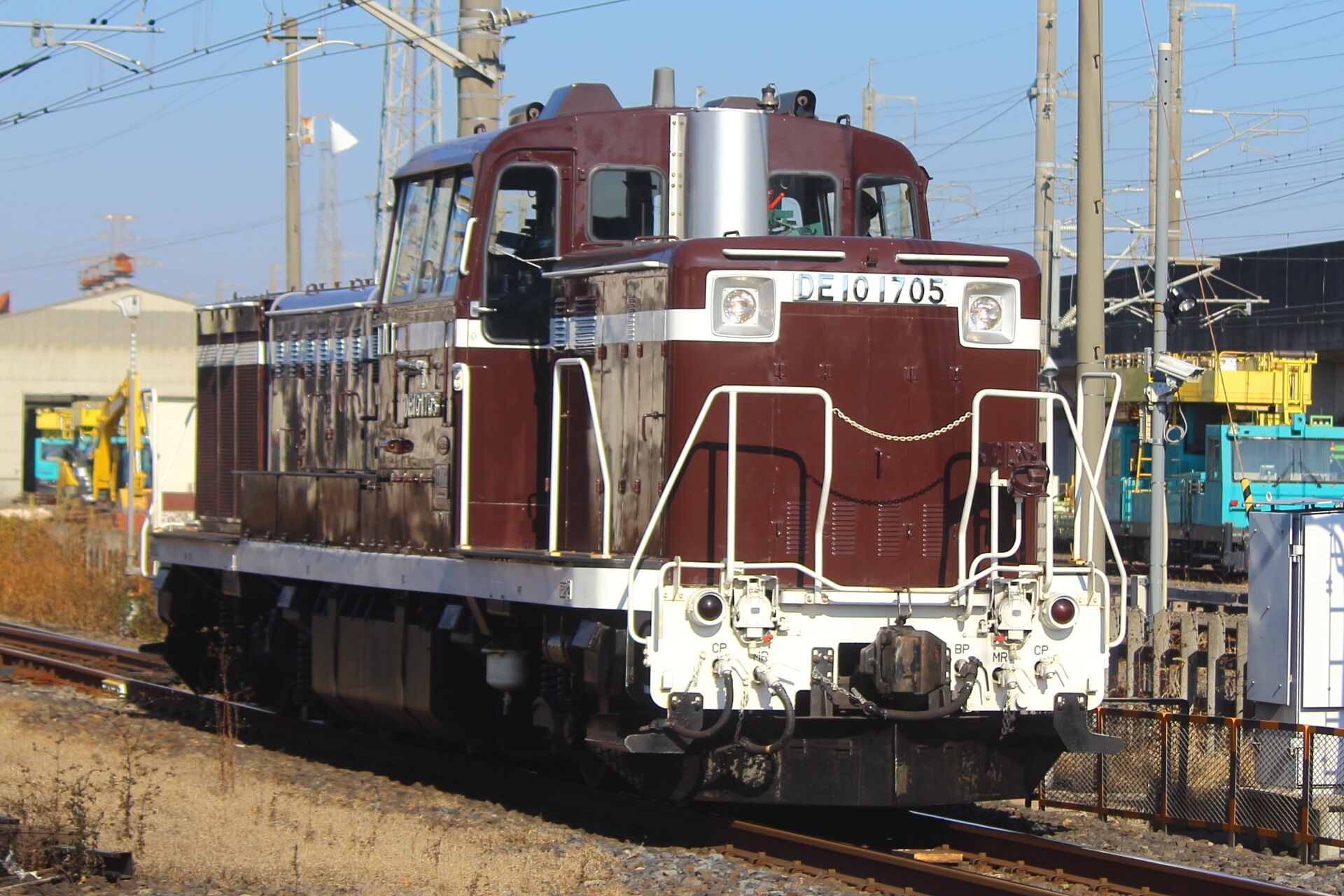 2023/12/7 DE10 1705返却回送 - 瞬を撮り上げる