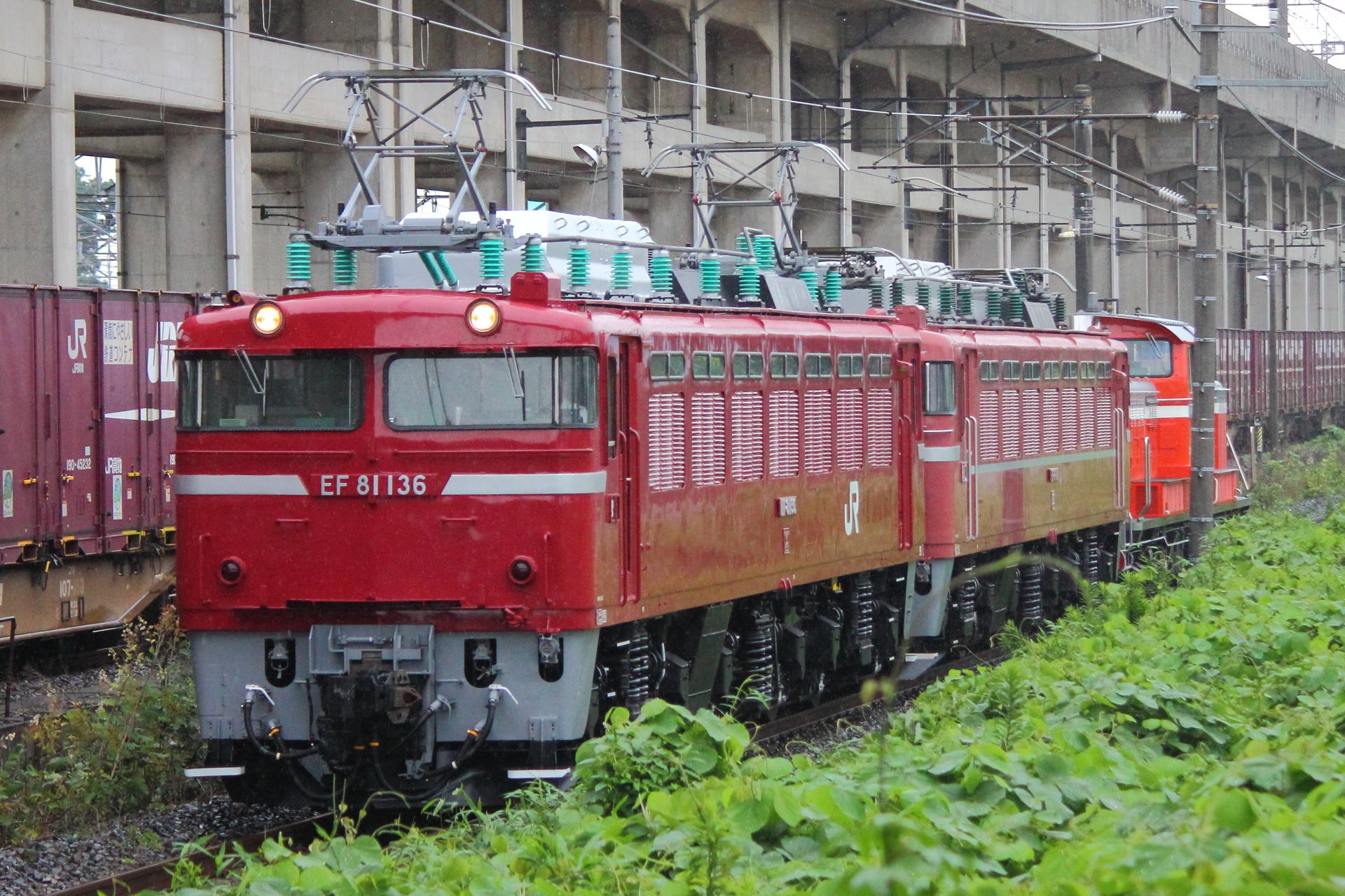 2016/7/26 EF81 136+EF81 81+DD51 842 盛岡公開送り込み - 瞬を撮り上げる